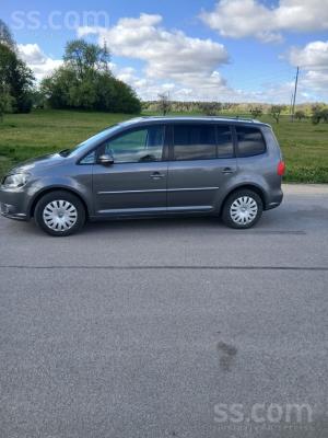Pelēks Volkswagen Touran 2010 Kuldīga, ar dzinēja tilpumu 1.60 L un nobraukumu 276 tūkst. km par 4900 €, foto  vietnē AUTOMOTO.COM.LV