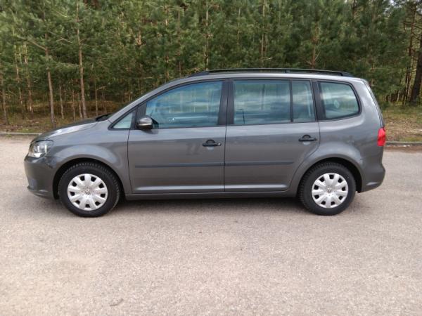 Pelēks Volkswagen Touran 2010 Rīga, ar dzinēja tilpumu 1.40 L un nobraukumu 217 tūkst. km par 4800 €, foto 2 vietnē AUTOMOTO.COM.LV