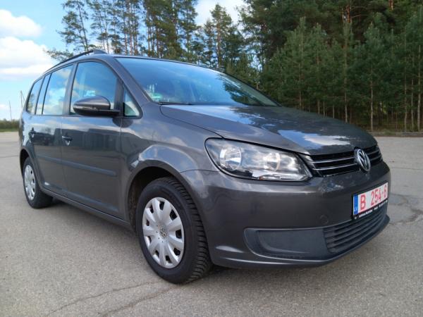 Pelēks Volkswagen Touran 2010 Rīga, ar dzinēja tilpumu 1.40 L un nobraukumu 217 tūkst. km par 4800 €, foto 3 vietnē AUTOMOTO.COM.LV