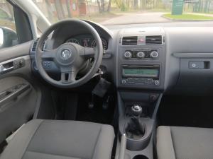 Pelēks Volkswagen Touran 2010 Rīga, ar dzinēja tilpumu 1.40 L un nobraukumu 217 tūkst. km par 4800 €, foto 7 vietnē AUTOMOTO.COM.LV