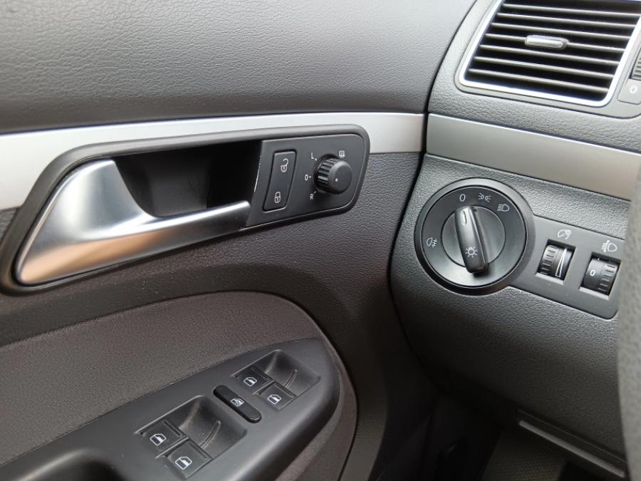 Pelēks Volkswagen Touran 2010 Rīga, ar dzinēja tilpumu 1.40 L un nobraukumu 217 tūkst. km par 4800 €, foto 9 vietnē AUTOMOTO.COM.LV