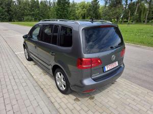 Pelēks Volkswagen Touran 2010 Vilkaviškis, ar dzinēja tilpumu 1.60 L un nobraukumu 229 tūkst. km par 4900 €, foto 5 vietnē AUTOMOTO.COM.LV