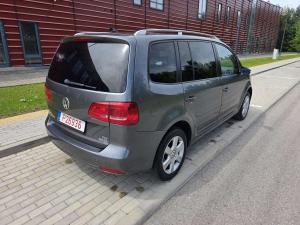 Pelēks Volkswagen Touran 2010 Vilkaviškis, ar dzinēja tilpumu 1.60 L un nobraukumu 229 tūkst. km par 4900 €, foto 7 vietnē AUTOMOTO.COM.LV