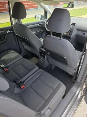 Pelēks Volkswagen Touran 2010 Vilkaviškis, ar dzinēja tilpumu 1.60 L un nobraukumu 229 tūkst. km par 4900 €, foto 10 vietnē AUTOMOTO.COM.LV
