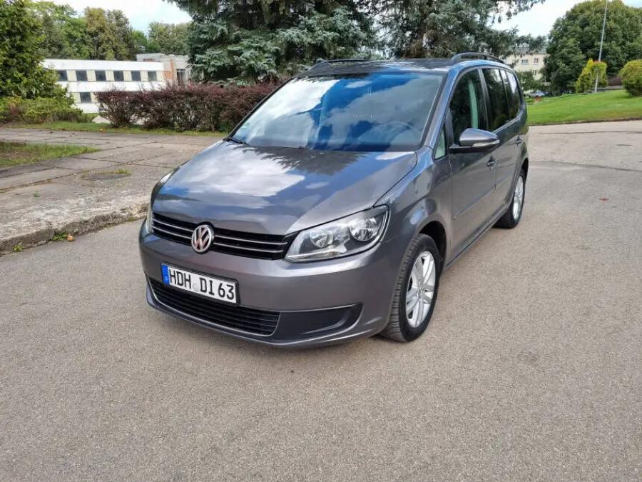 Серый Фольксваген Туран 2010 в Екабпилс, объемом двигателя 1.60 л и пробегом 255 тыс. км за 3390 €, фото 3 на AUTOMOTO.COM.LV
