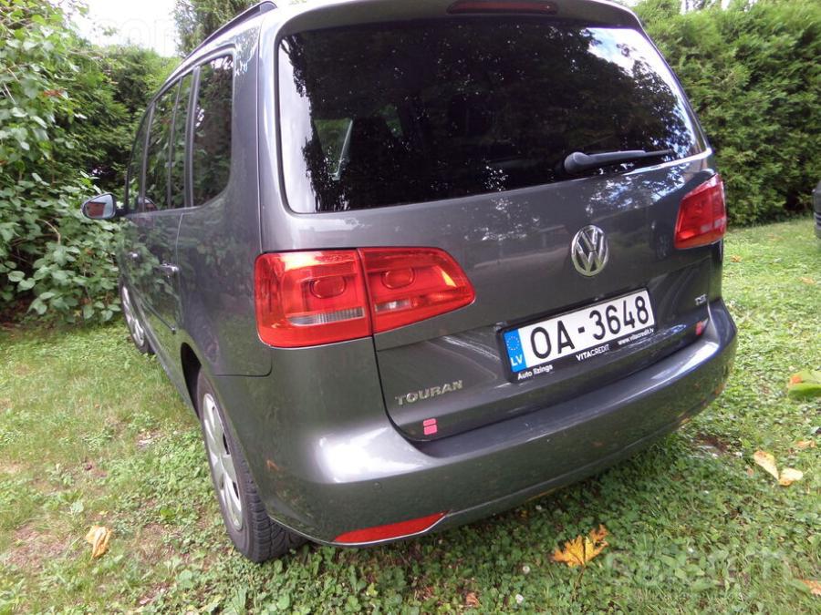 Pelēks Volkswagen Touran 2010 Saldus, ar dzinēja tilpumu 1.20 L un nobraukumu 281 tūkst. km par 3650 €, foto 15 vietnē AUTOMOTO.COM.LV