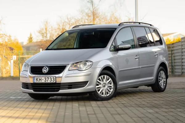 Grey Volkswagen Touran 2010 in Jelgava, with an engine capacity of 2.00 L and mileage of 232 thousand km for 3700 €, photo 1 on AUTOMOTO.COM.LV