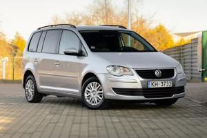 Pelēks Volkswagen Touran 2010 Jelgava, ar dzinēja tilpumu 2.00 L un nobraukumu 232 tūkst. km par 3700 €, foto 3 vietnē AUTOMOTO.COM.LV