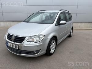 Pelēks Volkswagen Touran 2010 Rīga, ar dzinēja tilpumu 1.90 L un nobraukumu 281 tūkst. km par 1450 €, foto 5 vietnē AUTOMOTO.COM.LV