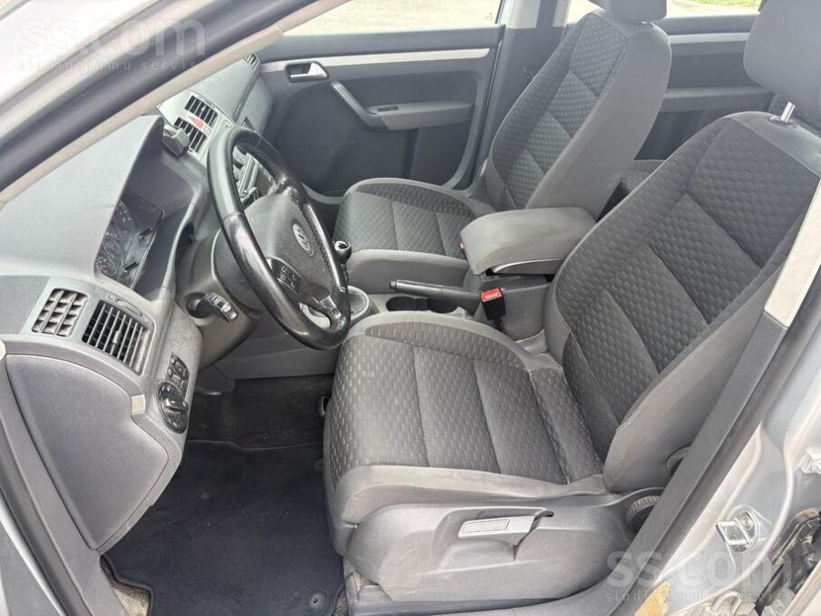 Pelēks Volkswagen Touran 2010 Rīga, ar dzinēja tilpumu 1.90 L un nobraukumu 281 tūkst. km par 1450 €, foto 12 vietnē AUTOMOTO.COM.LV