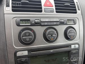 Pelēks Volkswagen Touran 2010 Rīga, ar dzinēja tilpumu 1.90 L un nobraukumu 281 tūkst. km par 1450 €, foto 14 vietnē AUTOMOTO.COM.LV