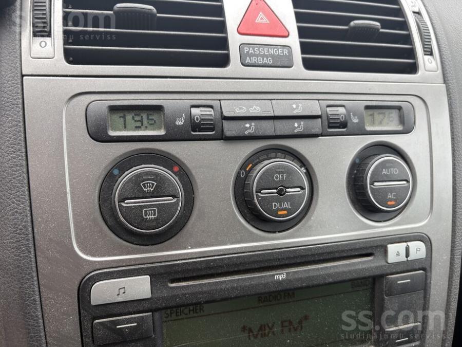 Pelēks Volkswagen Touran 2010 Rīga, ar dzinēja tilpumu 1.90 L un nobraukumu 281 tūkst. km par 1450 €, foto 14 vietnē AUTOMOTO.COM.LV