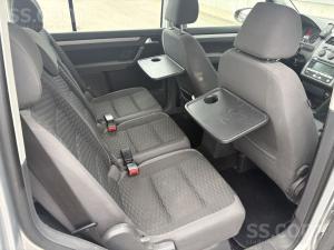 Pelēks Volkswagen Touran 2010 Rīga, ar dzinēja tilpumu 1.90 L un nobraukumu 281 tūkst. km par 1450 €, foto 17 vietnē AUTOMOTO.COM.LV