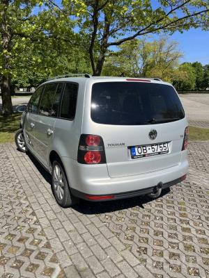 Grey Volkswagen Touran 2010 in Ventspils, with an engine capacity of 1.40 L and mileage of 251 thousand km for 4100 €, photo 3 on AUTOMOTO.COM.LV
