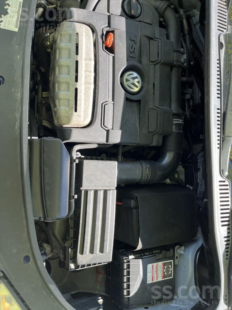 Grey Volkswagen Touran 2010 in Ventspils, with an engine capacity of 1.40 L and mileage of 251 thousand km for 4100 €, photo 6 on AUTOMOTO.COM.LV