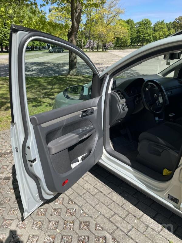 Серый Фольксваген Туран 2010 в Вентспилс, объемом двигателя 1.40 л и пробегом 251 тыс. км за 4100 €, фото 10 на AUTOMOTO.COM.LV