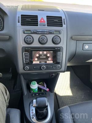 Grey Volkswagen Touran 2010 in Ventspils, with an engine capacity of 1.40 L and mileage of 251 thousand km for 4100 €, photo 12 on AUTOMOTO.COM.LV