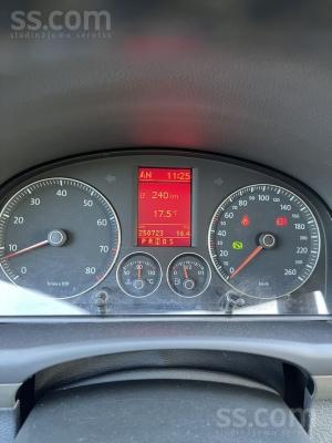 Grey Volkswagen Touran 2010 in Ventspils, with an engine capacity of 1.40 L and mileage of 251 thousand km for 4100 €, photo 13 on AUTOMOTO.COM.LV