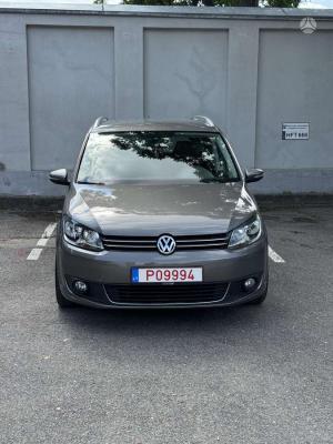 Grey Volkswagen Touran 2010 in Kaunas, with an engine capacity of 1.60 L and mileage of 198 thousand km for 6250 €, photo 3 on AUTOMOTO.COM.LV