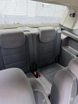 Grey Volkswagen Touran 2010 in Kaunas, with an engine capacity of 1.60 L and mileage of 198 thousand km for 6250 €, photo 12 on AUTOMOTO.COM.LV