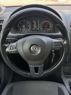 Grey Volkswagen Touran 2010 in Kaunas, with an engine capacity of 1.60 L and mileage of 198 thousand km for 6250 €, photo 16 on AUTOMOTO.COM.LV