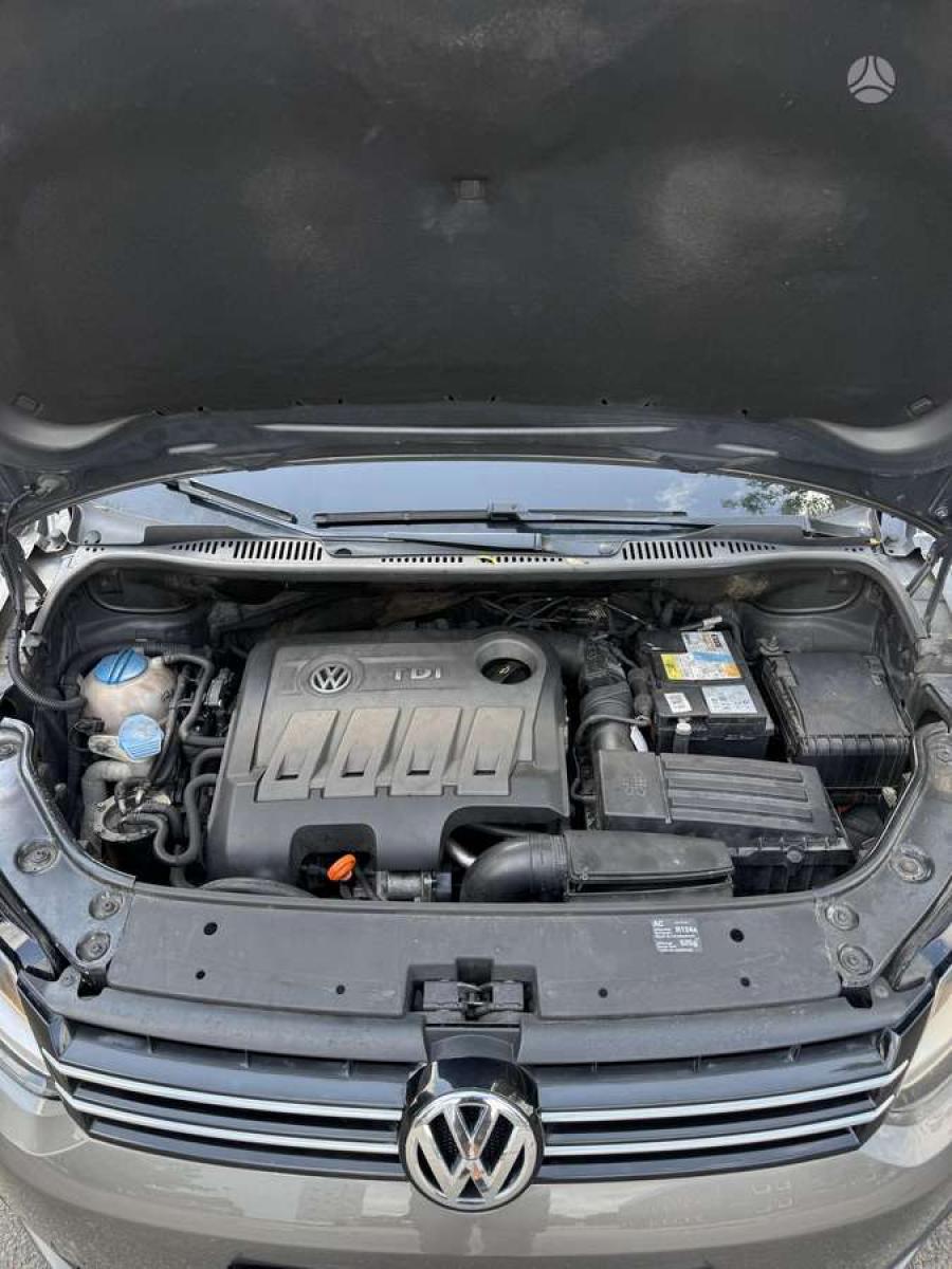 Grey Volkswagen Touran 2010 in Kaunas, with an engine capacity of 1.60 L and mileage of 198 thousand km for 6250 €, photo 18 on AUTOMOTO.COM.LV