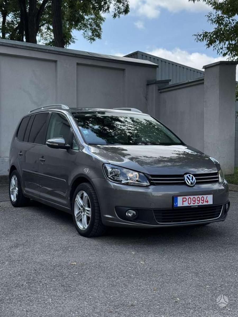 Grey Volkswagen Touran 2010 in Kaunas, with an engine capacity of 1.60 L and mileage of 198 thousand km for 6250 €, photo 21 on AUTOMOTO.COM.LV