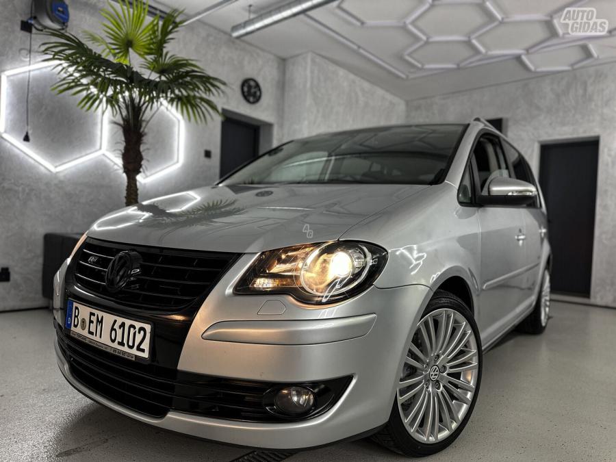 Pelēks Volkswagen Touran 2010 Kauņa, ar dzinēja tilpumu 1.90 L un nobraukumu 364 tūkst. km par 3950 €, foto 10 vietnē AUTOMOTO.COM.LV