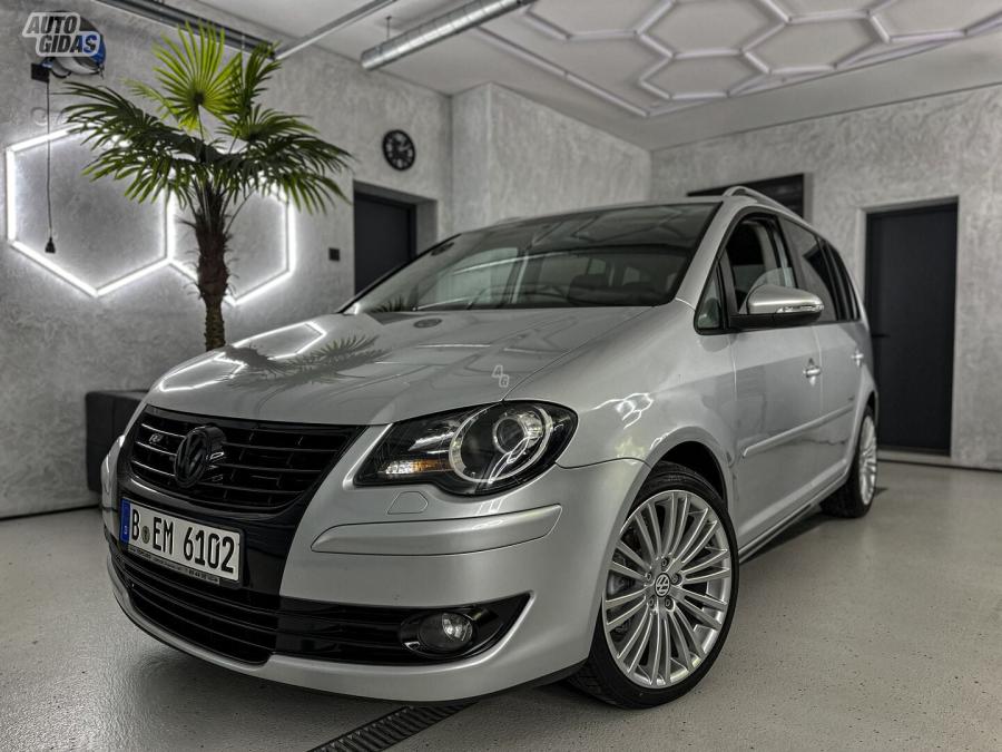 Pelēks Volkswagen Touran 2010 Kauņa, ar dzinēja tilpumu 1.90 L un nobraukumu 364 tūkst. km par 3950 €, foto 12 vietnē AUTOMOTO.COM.LV