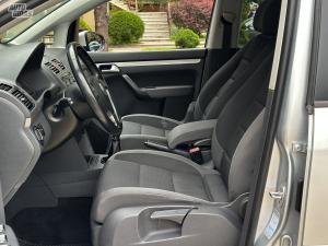 Pelēks Volkswagen Touran 2010 Kauņa, ar dzinēja tilpumu 1.90 L un nobraukumu 364 tūkst. km par 3950 €, foto 26 vietnē AUTOMOTO.COM.LV