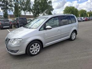 Pelēks Volkswagen Touran 2010 Viļņa, ar dzinēja tilpumu 19.00 L un nobraukumu 247 tūkst. km par 4100 €, foto 3 vietnē AUTOMOTO.COM.LV
