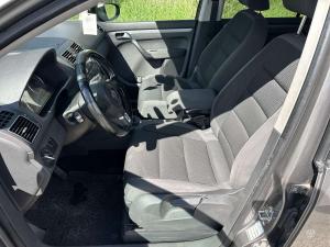 Pelēks Volkswagen Touran 2010 Kauņa, ar dzinēja tilpumu 1.60 L un nobraukumu 261 tūkst. km par 4000 €, foto 6 vietnē AUTOMOTO.COM.LV