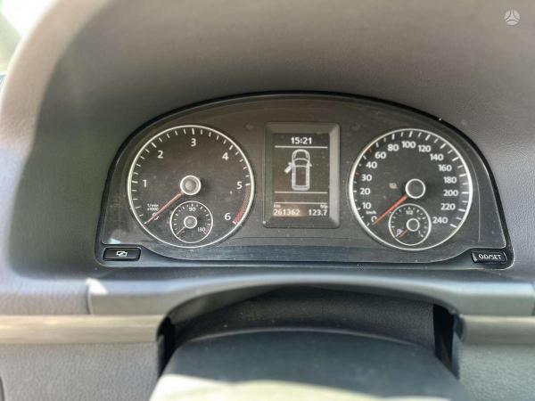 Grey Volkswagen Touran 2010 in Kaunas, with an engine capacity of 1.60 L and mileage of 261 thousand km for 4000 €, photo 7 on AUTOMOTO.COM.LV