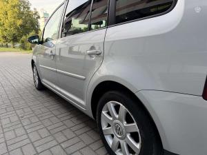 Pelēks Volkswagen Touran 2010 Viļņa, ar dzinēja tilpumu 2.00 L un nobraukumu 289 tūkst. km par 3500 €, foto 11 vietnē AUTOMOTO.COM.LV