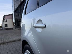Pelēks Volkswagen Touran 2010 Viļņa, ar dzinēja tilpumu 2.00 L un nobraukumu 289 tūkst. km par 3500 €, foto 16 vietnē AUTOMOTO.COM.LV