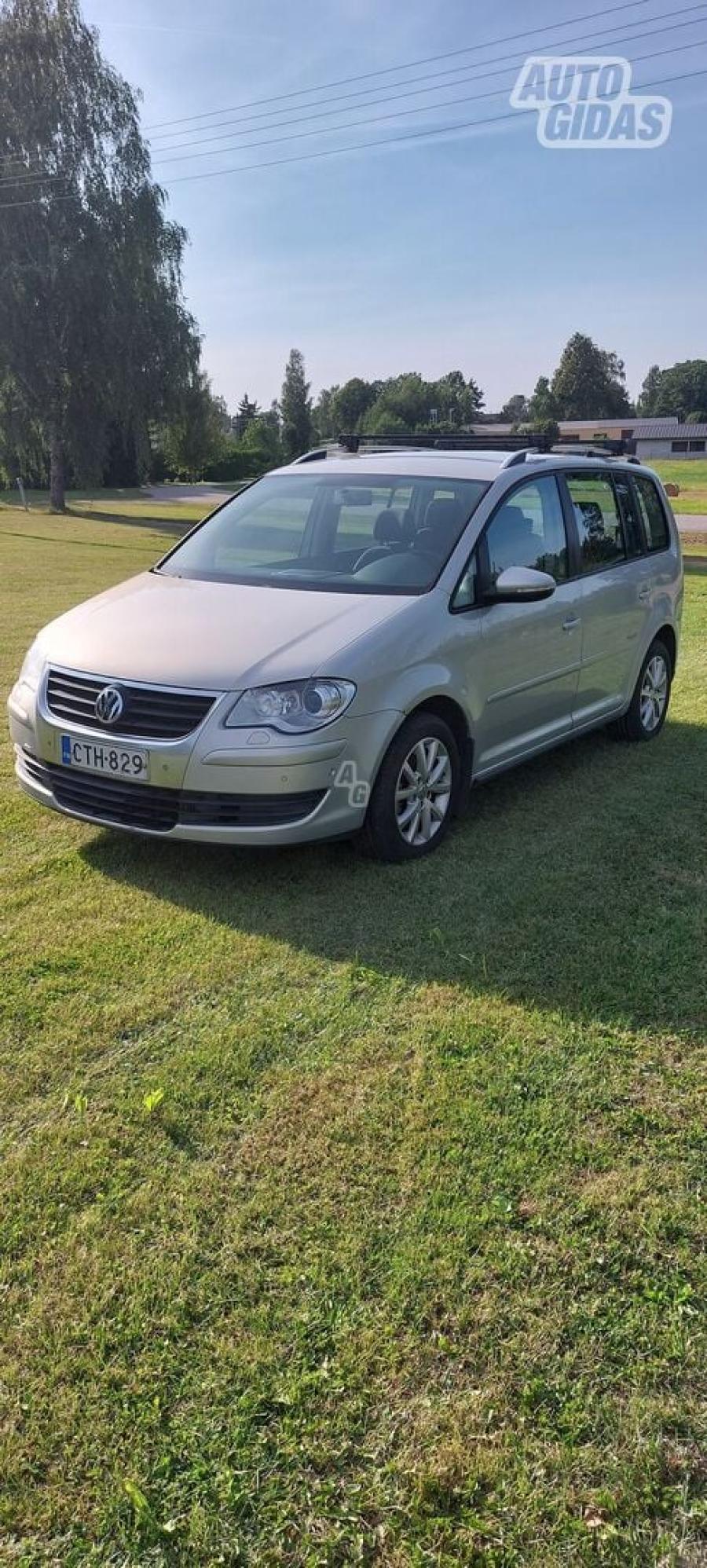 Grey Volkswagen Touran 2010 in Kazlu Ruda, with an engine capacity of 1.40 L and mileage of 240 thousand km for 1800 €, photo 9 on AUTOMOTO.COM.LV