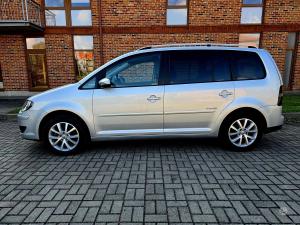 Grey Volkswagen Touran 2010 in Marijampole, with an engine capacity of 1.39 L and mileage of 212 thousand km for 4650 €, photo 5 on AUTOMOTO.COM.LV