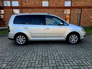 Grey Volkswagen Touran 2010 in Marijampole, with an engine capacity of 1.39 L and mileage of 212 thousand km for 4650 €, photo 6 on AUTOMOTO.COM.LV