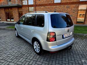 Grey Volkswagen Touran 2010 in Marijampole, with an engine capacity of 1.39 L and mileage of 212 thousand km for 4650 €, photo 7 on AUTOMOTO.COM.LV