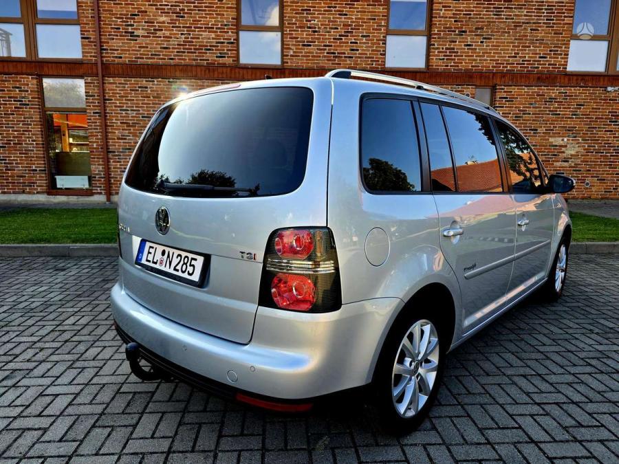 Grey Volkswagen Touran 2010 in Marijampole, with an engine capacity of 1.39 L and mileage of 212 thousand km for 4650 €, photo 9 on AUTOMOTO.COM.LV
