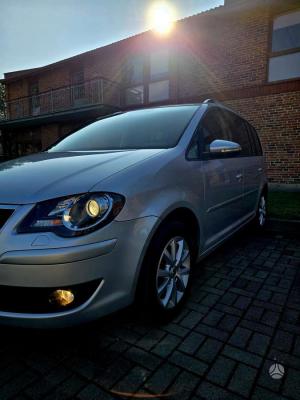 Grey Volkswagen Touran 2010 in Marijampole, with an engine capacity of 1.39 L and mileage of 212 thousand km for 4650 €, photo 10 on AUTOMOTO.COM.LV