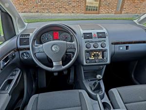 Grey Volkswagen Touran 2010 in Marijampole, with an engine capacity of 1.39 L and mileage of 212 thousand km for 4650 €, photo 17 on AUTOMOTO.COM.LV
