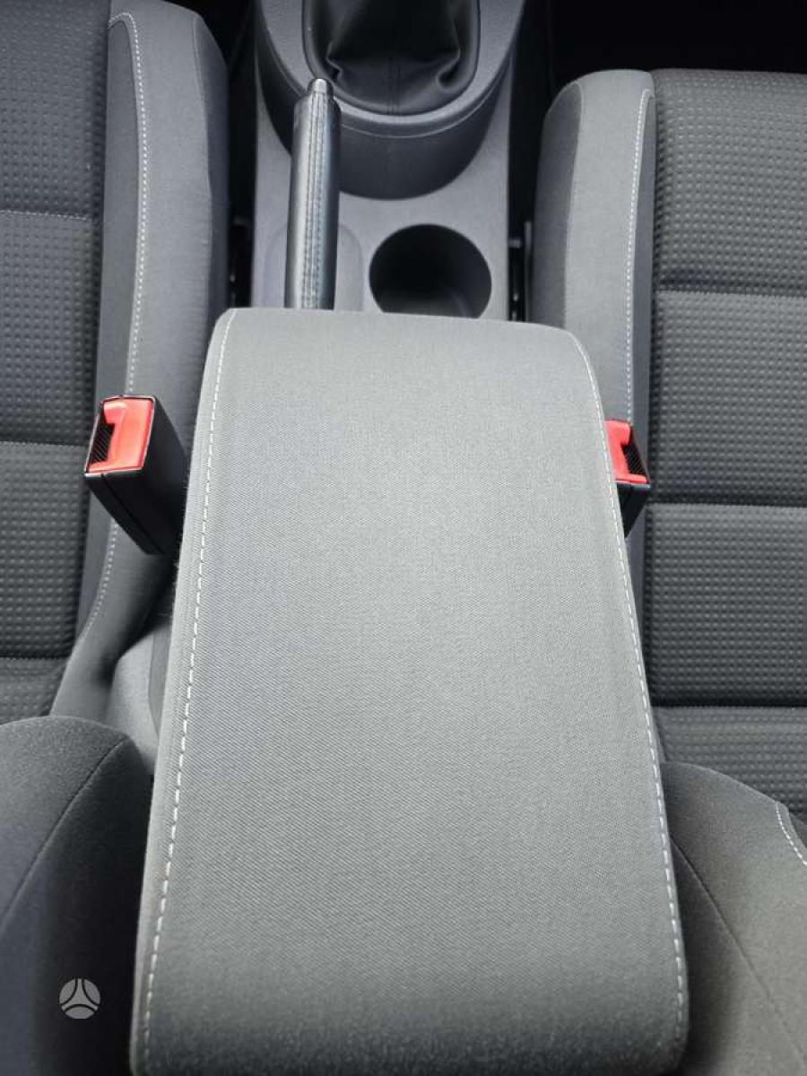 Grey Volkswagen Touran 2010 in Marijampole, with an engine capacity of 1.39 L and mileage of 212 thousand km for 4650 €, photo 21 on AUTOMOTO.COM.LV