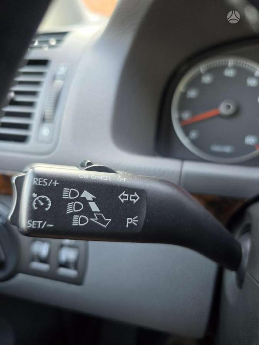 Grey Volkswagen Touran 2010 in Marijampole, with an engine capacity of 1.39 L and mileage of 212 thousand km for 4650 €, photo 22 on AUTOMOTO.COM.LV