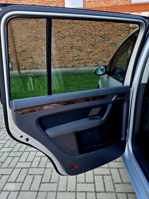 Grey Volkswagen Touran 2010 in Marijampole, with an engine capacity of 1.39 L and mileage of 212 thousand km for 4650 €, photo 26 on AUTOMOTO.COM.LV