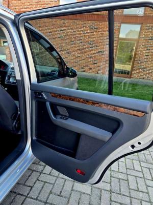 Grey Volkswagen Touran 2010 in Marijampole, with an engine capacity of 1.39 L and mileage of 212 thousand km for 4650 €, photo 29 on AUTOMOTO.COM.LV