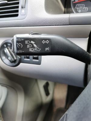 Pelēks Volkswagen Touran 2010 Kauņa, ar dzinēja tilpumu 2.00 L un nobraukumu 202 tūkst. km par 2750 €, foto 14 vietnē AUTOMOTO.COM.LV