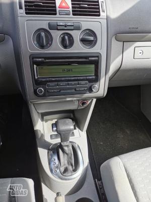 Pelēks Volkswagen Touran 2010 Kauņa, ar dzinēja tilpumu 2.00 L un nobraukumu 202 tūkst. km par 2750 €, foto 17 vietnē AUTOMOTO.COM.LV