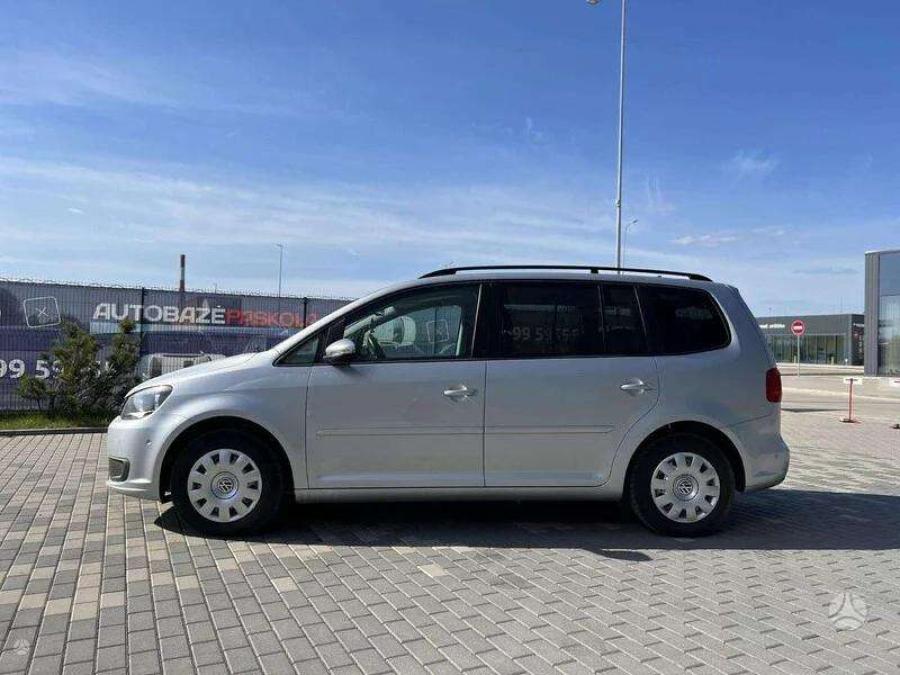 Pelēks Volkswagen Touran 2010 Šauļi, ar dzinēja tilpumu 1.39 L un nobraukumu 220 tūkst. km par 4900 €, foto 6 vietnē AUTOMOTO.COM.LV