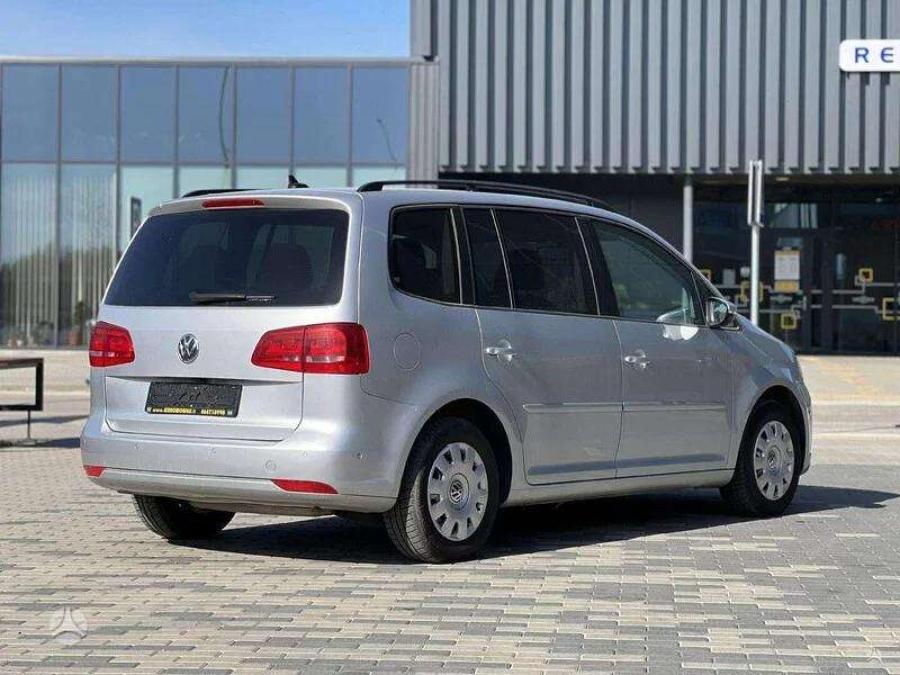 Pelēks Volkswagen Touran 2010 Šauļi, ar dzinēja tilpumu 1.39 L un nobraukumu 220 tūkst. km par 4900 €, foto 9 vietnē AUTOMOTO.COM.LV